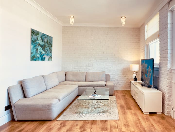 Unique Flat / Super King Bed - Chelsea