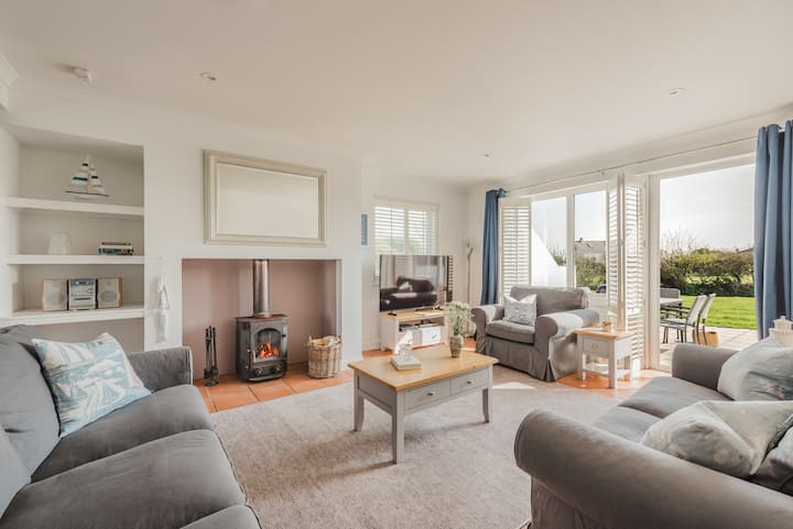 Lundy At Highcliffe - Padstow