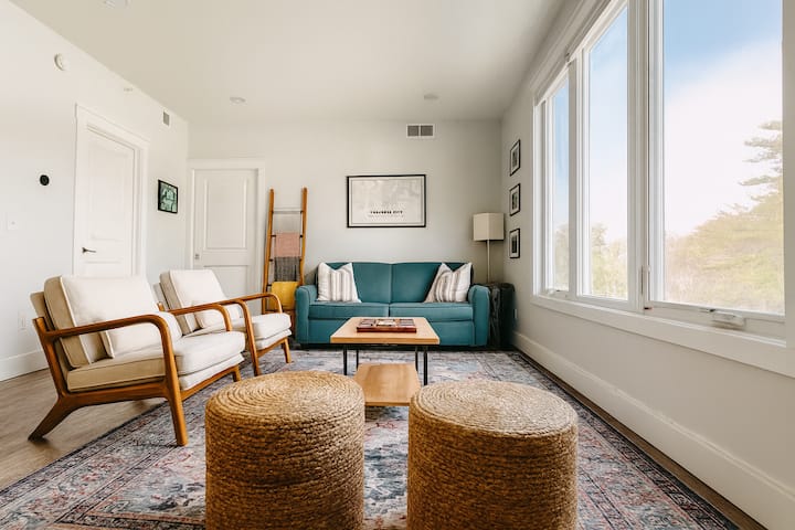 Explore Tc: Beaches, Wine & Downtown - Traverse City, MI