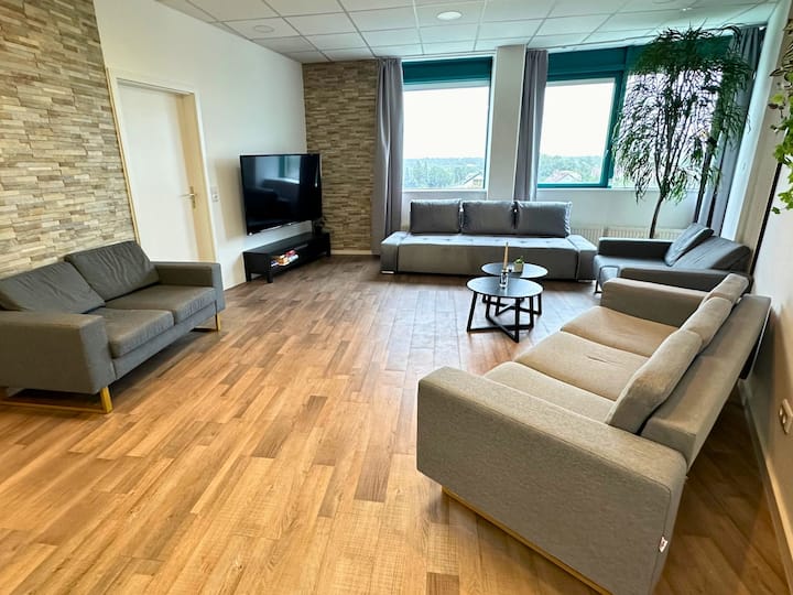 Rooftop Penthouse With Hot Tub - Karlsruhe