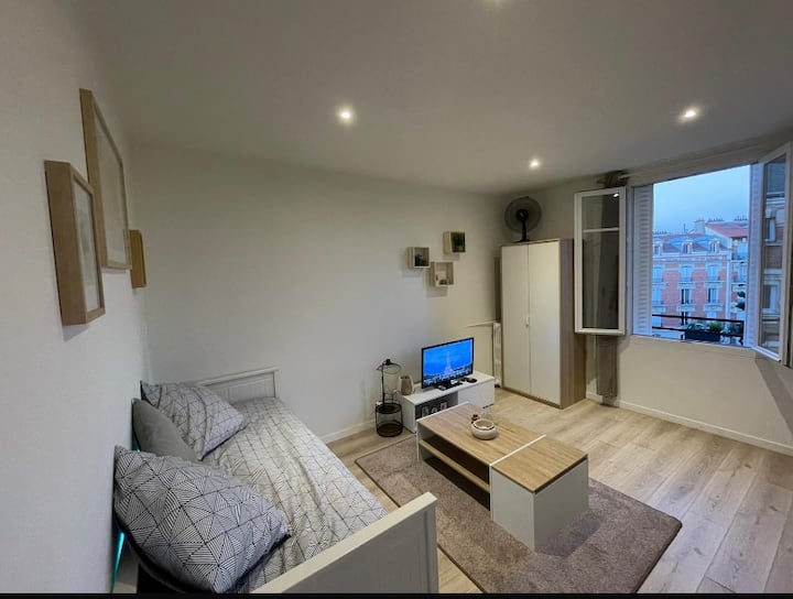 Appartement Lumineux Et Spacieux.courbevoie,paris - Courbevoie