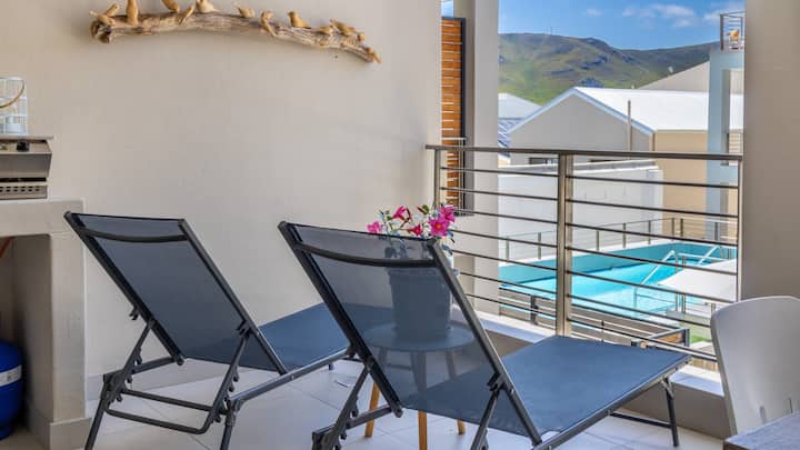 Two Bed Pool View Delux 208 - Hermanus