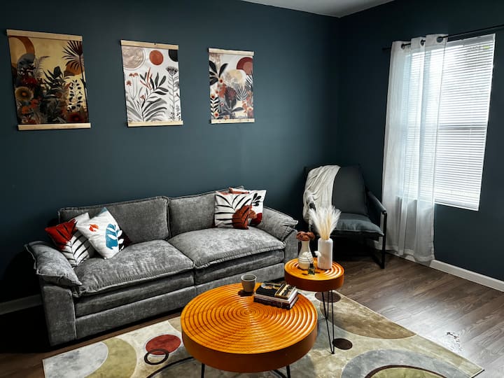 The Detroit Nest: 2br Comfy Apt Near Downtown - Royal Oak, MI