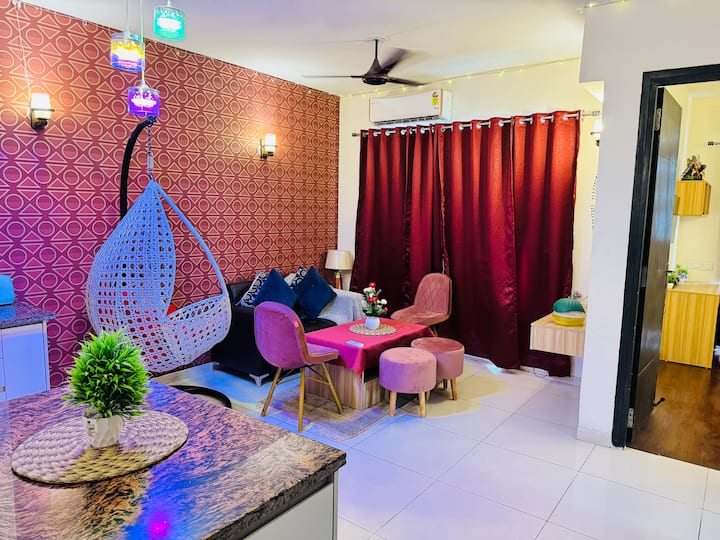 Whispering Willows By Royal Rooms - Noida