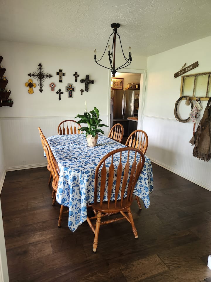 Farmhouse - Gainesville, TX