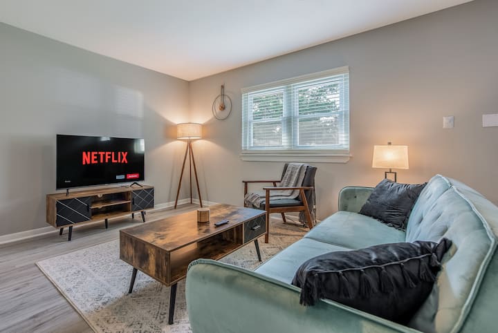 Mid Century • Close To Amenities~downtown Raleigh - Raleigh, NC