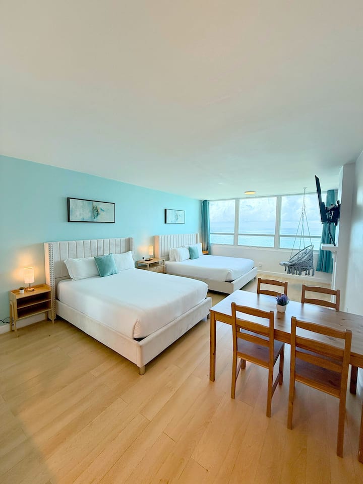 Panoramic Ocean View | Pool, Gym + Free Valet - Miami Beach, FL