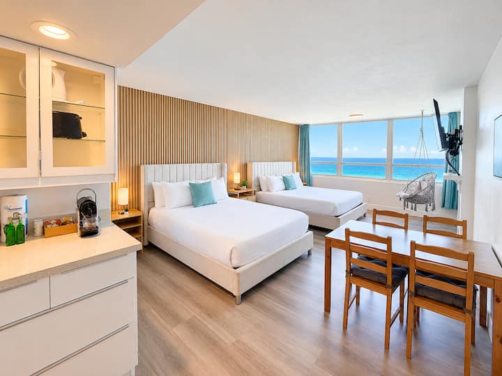 16th-floor Ocean-view Studio | Beach + Valet - Miami Beach, FL