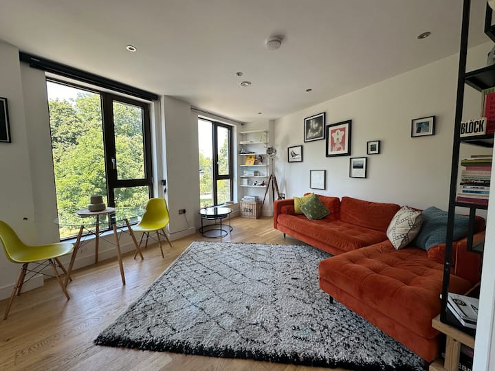 Modern Park/lake/canal-side Flat - Hackney - London