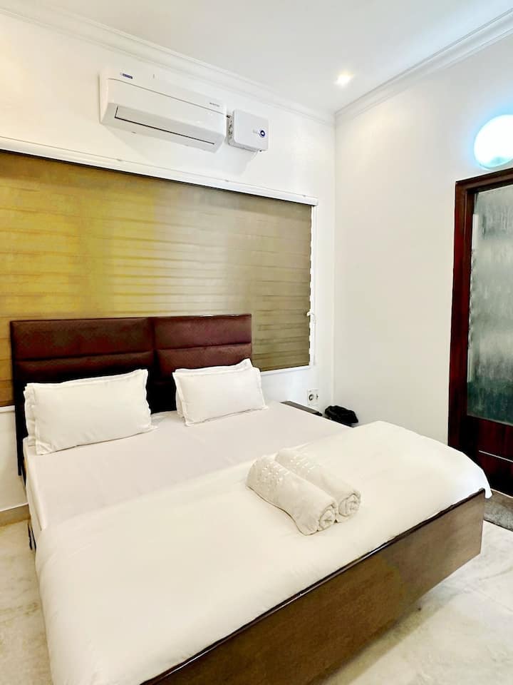 Zoey's - Room In Channi Himmat, Jammu - ジャンムー