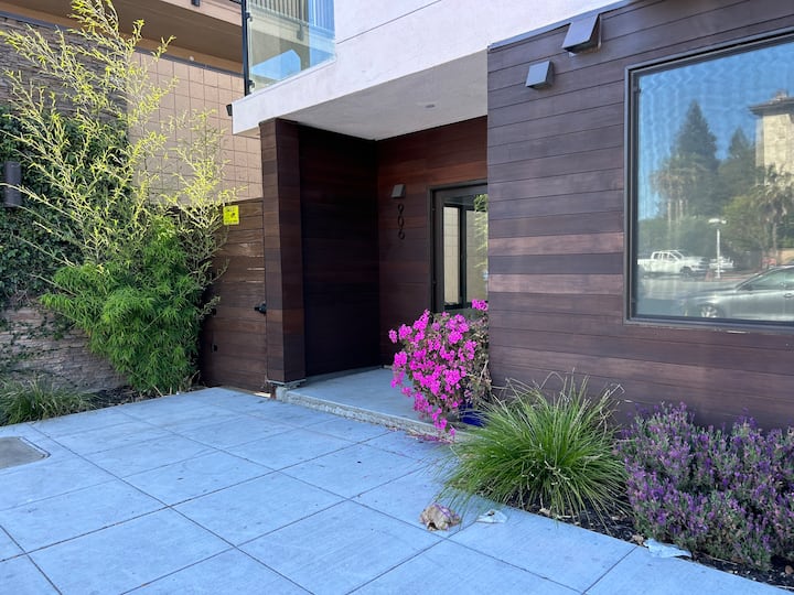 Brand New Townhouse , Corner Unit, Patio, Sleeps 7 - Redwood City, CA
