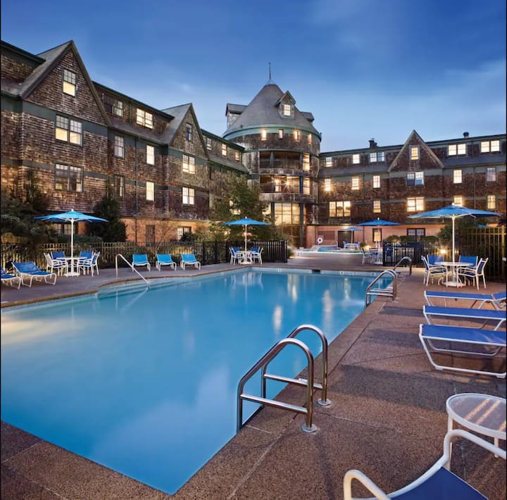 Newport 2br Long Wharf Waterfront On Lovely Resort - Jamestown, RI