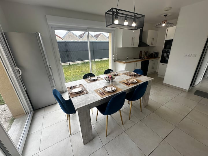 Superbe Maison De Vacances.
Parking Gratuit. - Troyes