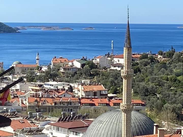 Merkezde Manzaralı Bahçe Katı - Kaş