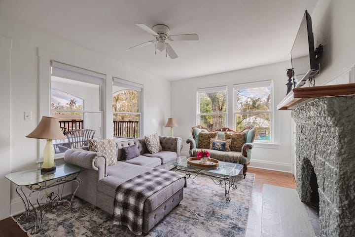 Simple, Clean Two Bedroom Apt Walk To Stetson (#4) - DeLand, FL