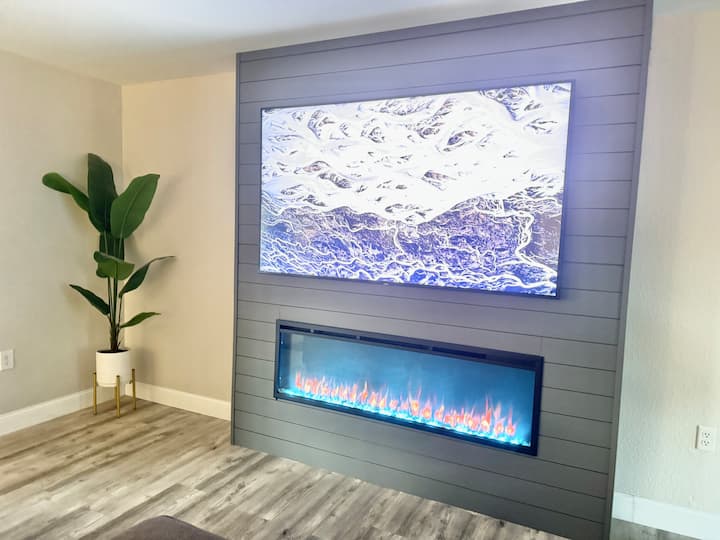 New Lux Large Modern House 15min To Atx & Airport - Austin, TX