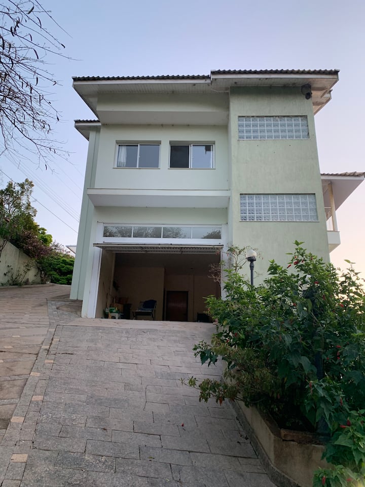 Charmosa Casa De  Serra - Serra Negra Cond Fechado - Serra Negra