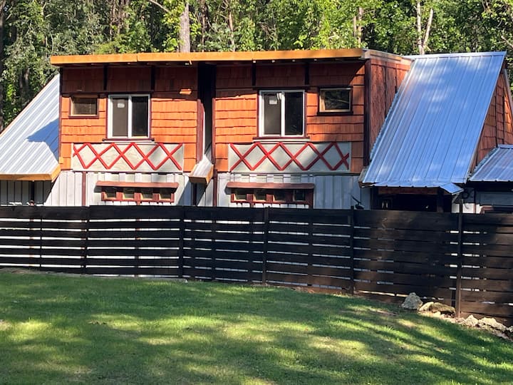 Barndo Country Style Living - Green Pond, AL