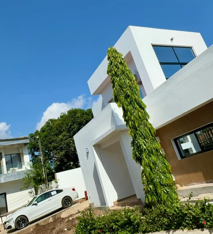 Villa Haut Standing Avec Piscine - Conakry
