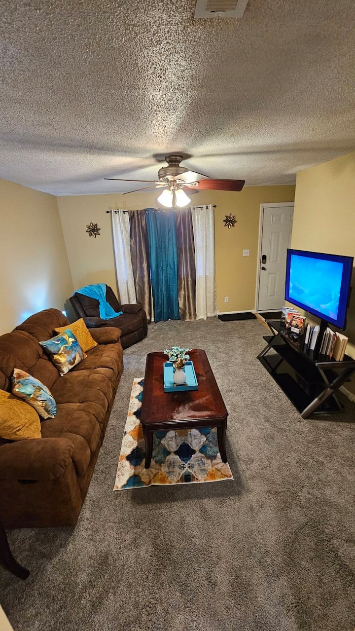 Cozy 2br Sleeps 6 Near Ecu Stadium And Hospital - Greenville, NC