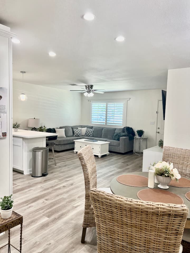 Modern 2br/2ba | Laundry + Wifi - Lancaster