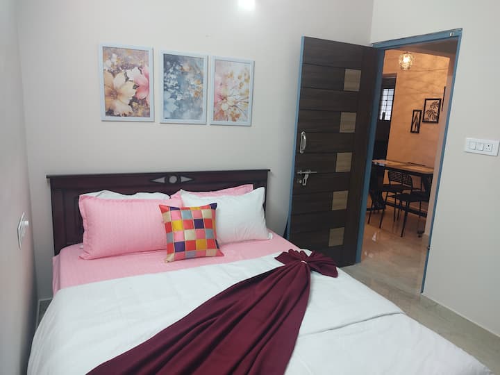 Nook Nest 2 Bhk Flat With Park View In Hsr/gas-hob - Bengaluru