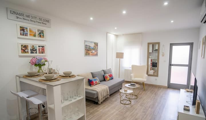 Comfy Modern Apt -10 Min To Airport -Self Check-in - San Sebastián de los Reyes