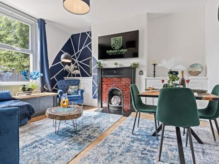 Large 5 Bdr House | 10 Beds | Parking X2 | Wifi - Bristol