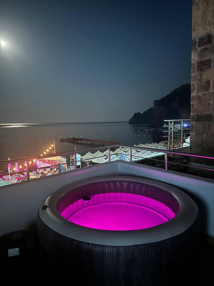 Apt W/ Jacuzzi In The Old Town - Budva