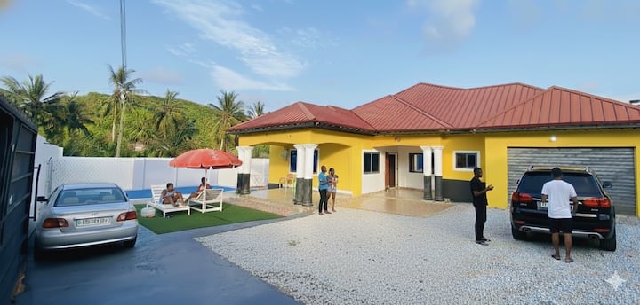 4x 3bed Private Family Ensuites, Wifi, Food, Pool - Ghana