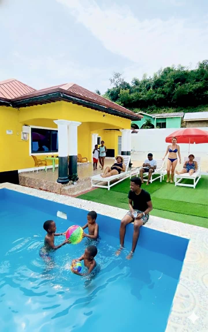 4x 3bed Private Family Ensuites, Wifi, Food, Pool - Ghana