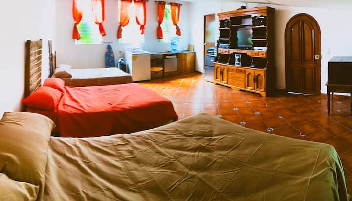 Close To Tourist Attractions. - San Salvador