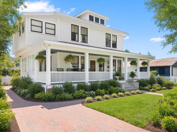 Luxury Baths + Private Parking + Steps To Downtown - St. Augustine, FL