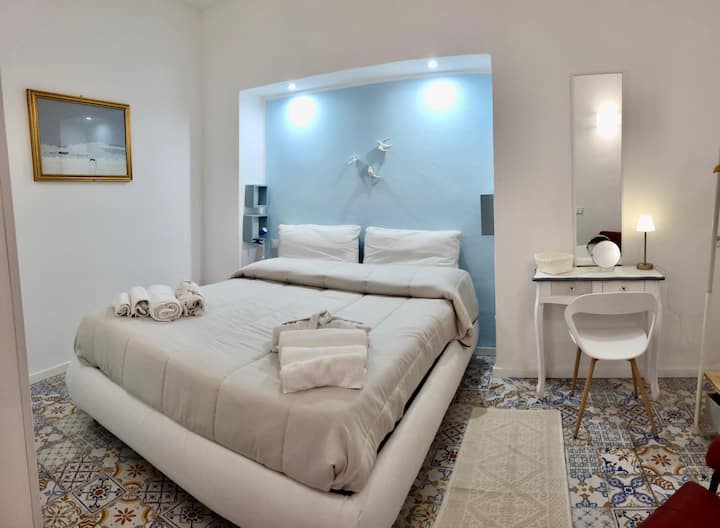 Elvira Studio Flat, Close To Lolli Station - Palermo