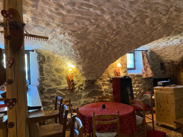 Charmant T2 Atypique Au Calme - Montgenèvre