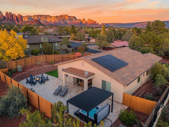 Stylish Sedona Homehot Tub, E-bikes & Play Area - Sedona, AZ
