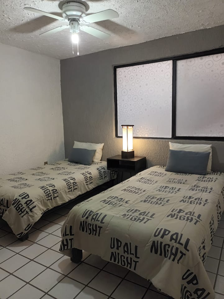 Departamento Muy Amplio 4 Camas 2 Sofas Cama - León