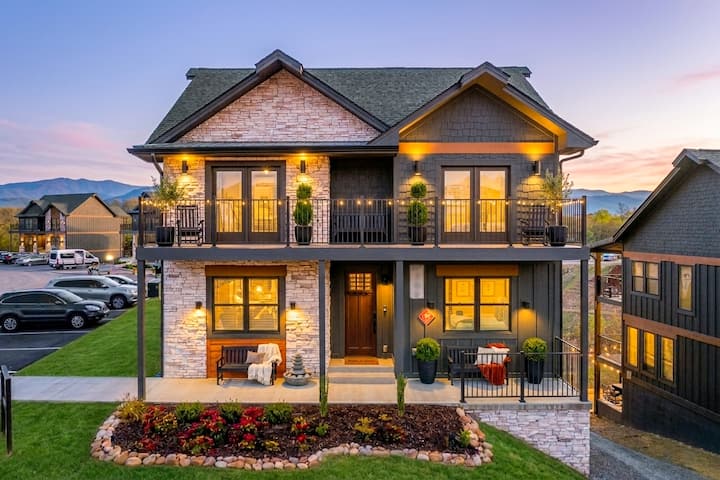 5br Cabin W/ Pool, Ps5, Theater & Hot Tub Sleeps18 - Sevierville, TN