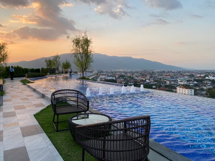 Bright & Large Room 68sqm. 2b2b @ Astra Sky River - Chiang Mai