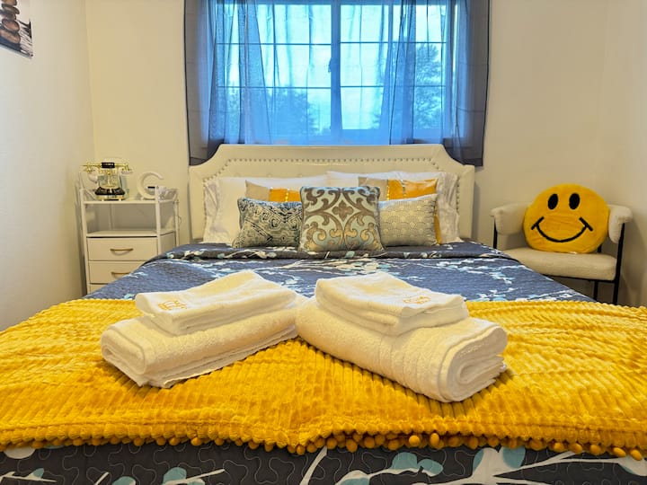Cozy Room In West Seattle, Parking On The Property - Seattle, WA