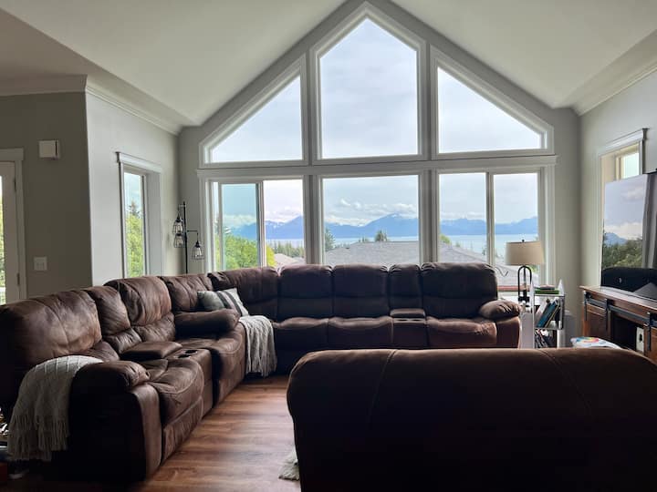 Islands & Ocean View Home-in Town Homer 3bd-2bath - Homer, AK