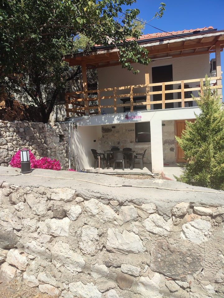 Begonvil Evleri, Geniş Doğa Manzaralı Ev - Karaburun