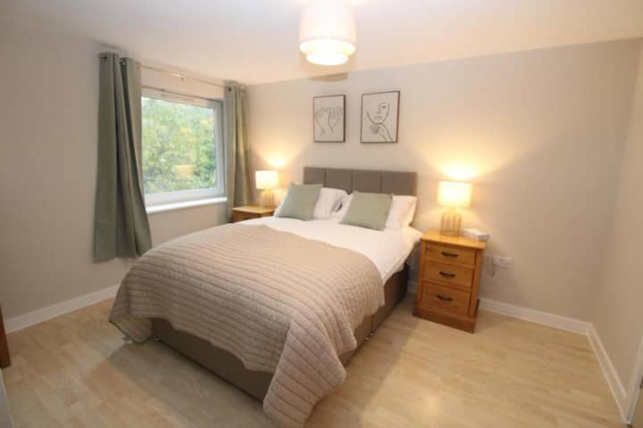 2bed 2bath Apartment Right By Station & Shops -344 - Basingstoke