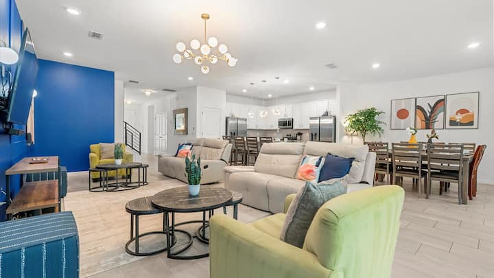 Upstay: Family Home W Pool, Cinema & Games Room - Kissimmee, FL