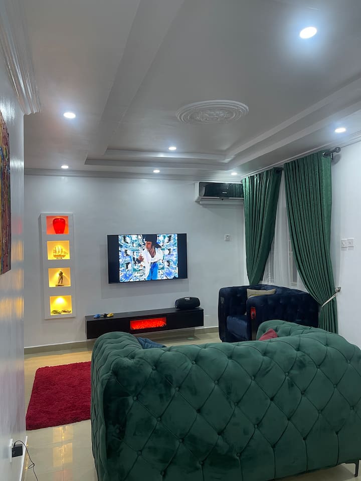 Cozy & Stylish 3br Apt | Fast Wi-fi | 24/7 Power - Lagos
