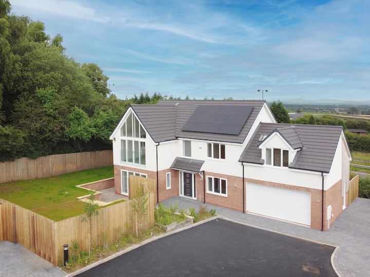 Large Executive Home - Bewdley