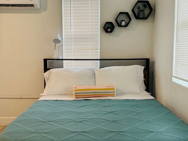 2538  Chic Studio Near Art District - Melbourne Beach, FL