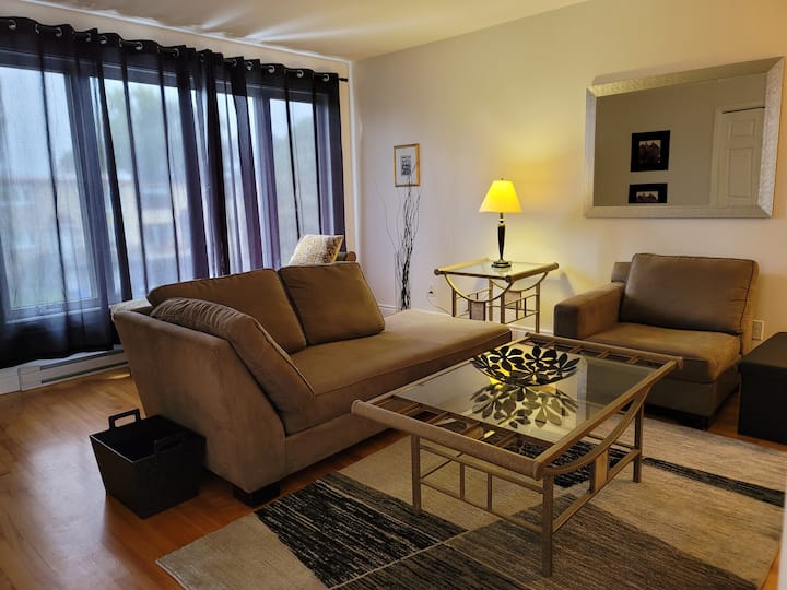 Bright & Specious Condo - Pointe-Claire