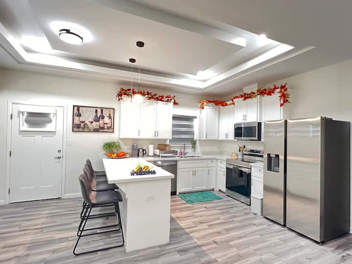 Jade Nest | Luxury 2 Bed - McAllen, TX