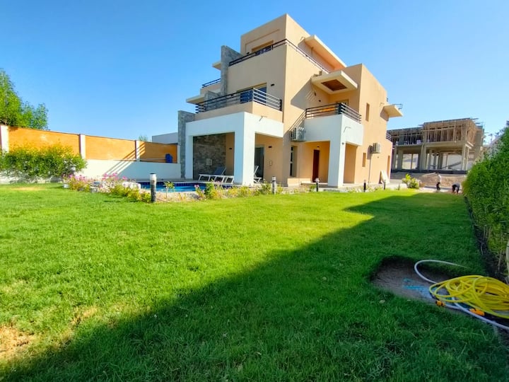 Shl | Sea‑view 4 Bedroom Villa With Private Pool - Hurghada